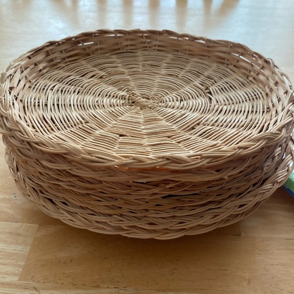 Dining | Set Of 8 Wicker Paper Plate Holders 95 Inches Plus 8 New Paper ...